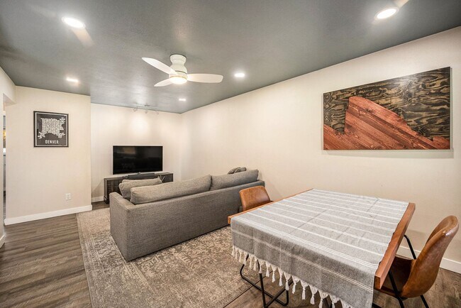 Updated 2 Bed 1 Bath Townhome in Clayton N... - 3235 Milwaukee St ...