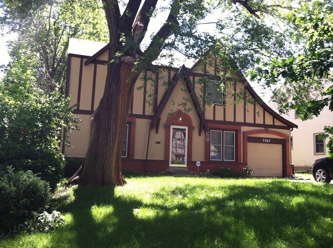 OLD WORLD CHARM UPDATED KITCHEN AND BATHS - 7327 Charlotte St Kansas ...