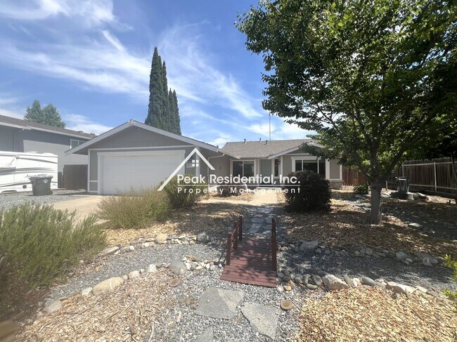 Updated 3bd/2ba Citrus Heights Home with R... - 8113 English Oak Way ...