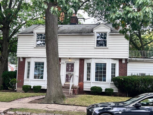 Cozy Westside Home COMING SOON - 18600 Pinehurst St Detroit MI 48221 ...
