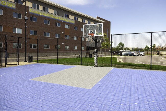 LYNX Crossing - Denver, CO | Apartment Finder