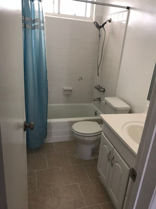 1224 N Orange Dr - 1224 N Orange Dr Los Angeles CA 90038 | Apartment Finder