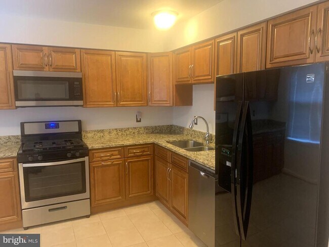 14814 Emberdale Dr - 14814 Emberdale Dr Woodbridge VA 22193 | Apartment ...