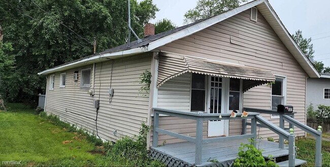 2 br, 1 bath House - 1317 North Park Avenue - 1317 N Park Ave Herrin IL ...