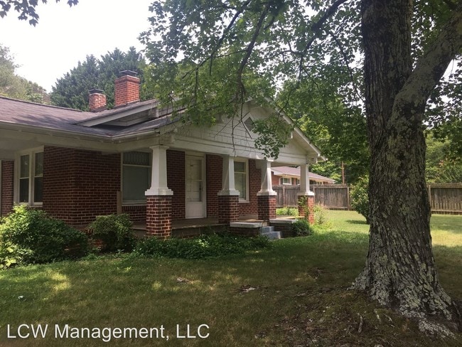 2 Br 1 5 Bath House 3809 Robinhood Road 3809 Robinhood Rd Winston