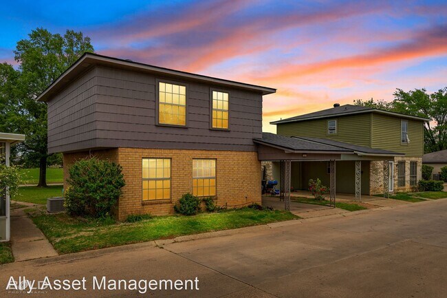 2 br, 2 bath House - 121 Carriage Square D... - 121 Carriage Square Dr ...