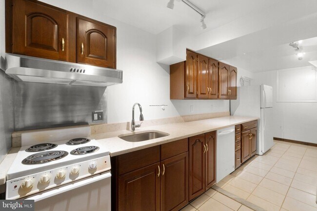 7004 Southwark Ter - 7004 Southwark Ter Hyattsville MD 20782 ...