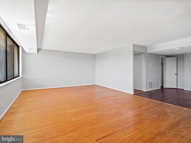 3713 S George Mason Dr - 3713 S George Mason Dr Falls Church VA 22041 ...