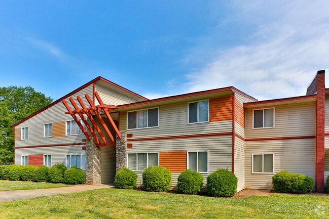 Silverstone Apartments - 1305 Hunter Oaks Ln Charlotte NC 28213 ...