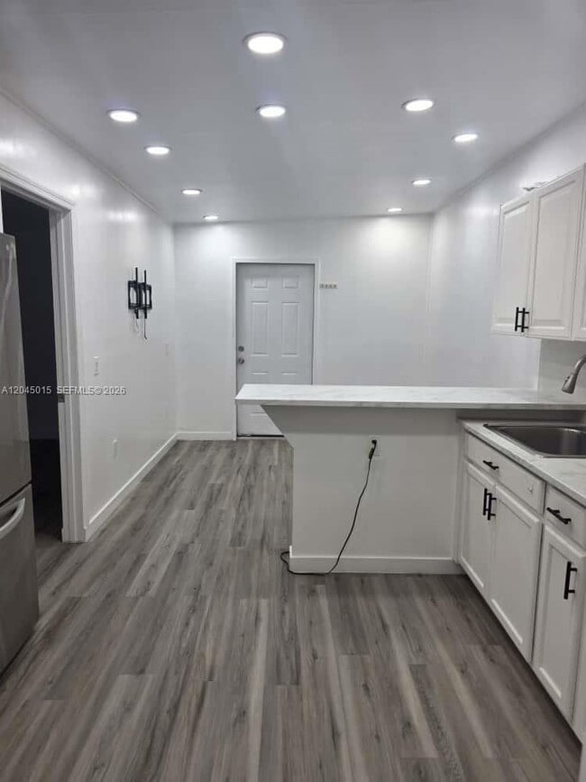 23 Miami Gardens Rd - 23 Miami Gardens Rd West Park FL 33023 ...