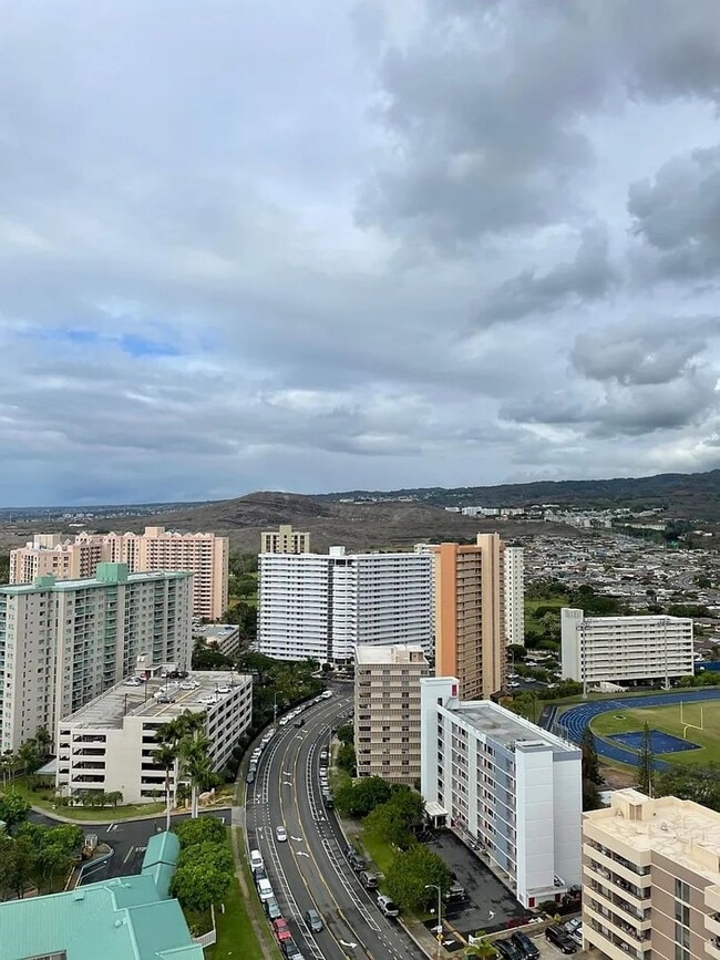 High-Floor Studio Featuring Full Kitchen, Parking & Brilliant Views at ...