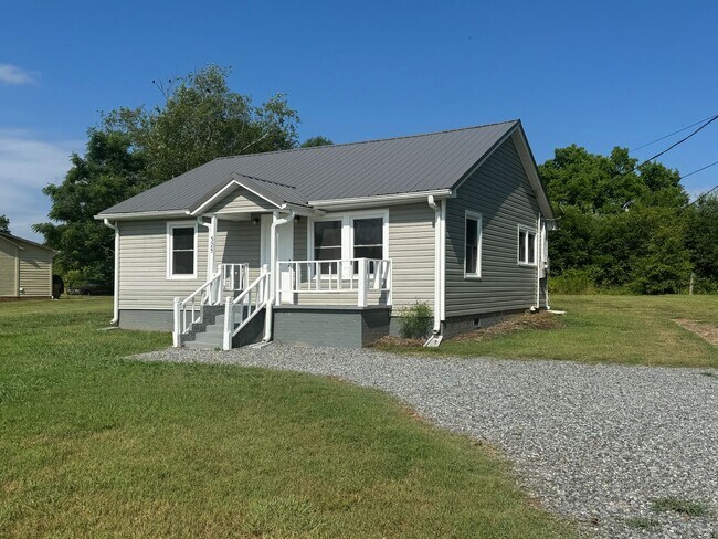 2/1 in Cleveland County, NC - close to hwy 74 - 325 Washburn Switch Rd ...