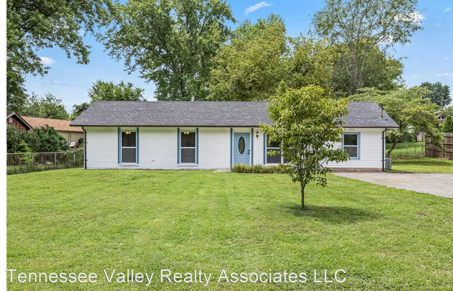 4 br, 2 bath House - 1913 Robinson Rd - 1913 Robinson Rd Knoxville TN ...