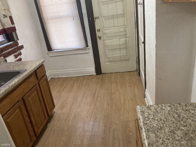 2 br, 1 bath House - (Crafton Heights) Lar... - 1433 Crafton Blvd ...