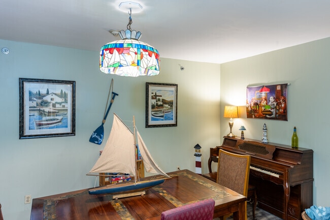 Morton House - 215 Main St Niantic CT 06357 | Apartment Finder