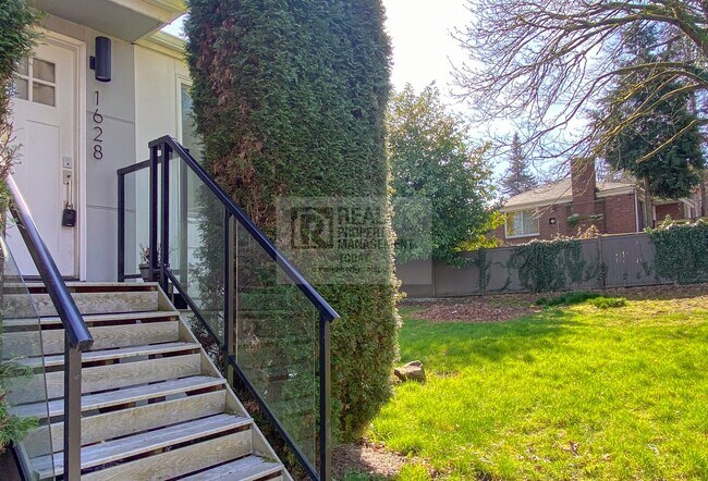 First Month's Rent Free! Modern Charm in M... - 1628-1630 Martin Luther ...