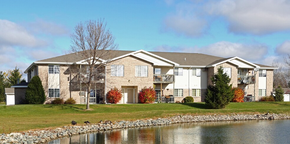 Rangeview Villas - 1618 W Evergreen Dr Appleton WI 54913 | Apartment Finder