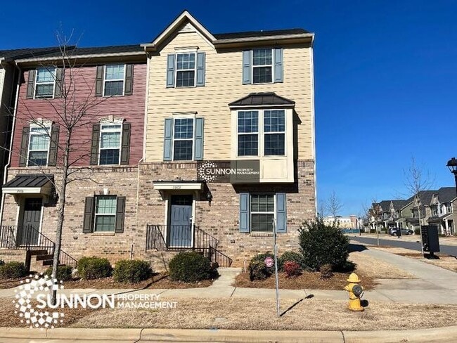 Beautiful 3-story End Unit in City Park! - 2002 Sage Park Dr Charlotte ...