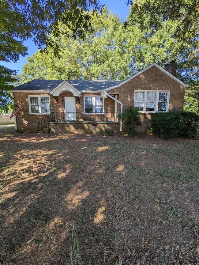 2BD/2BA Home in Conover w/ Washer & Dryer ... - 1415 County Home Rd ...