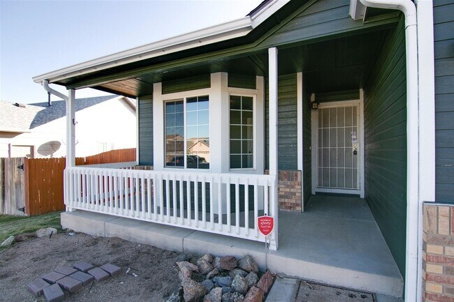 Beautifully renovated ranch style home nea... - 7515 Farmcrest Rd ...