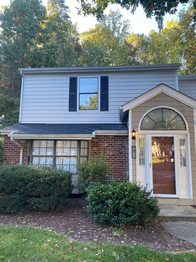 Nicely updated end unit townhouse. Great l... - 7811 Falcon Rest Cir ...
