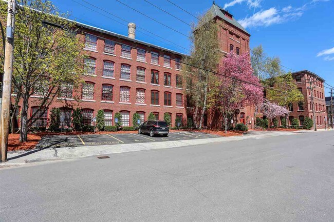 470 Silver St - 470 Silver St Manchester NH 03103 | Apartment Finder