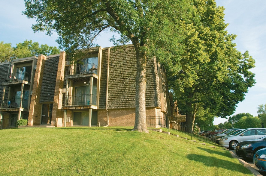 Midland Terrace - 3529 Owasso St Shoreview MN 55126 | Apartment Finder