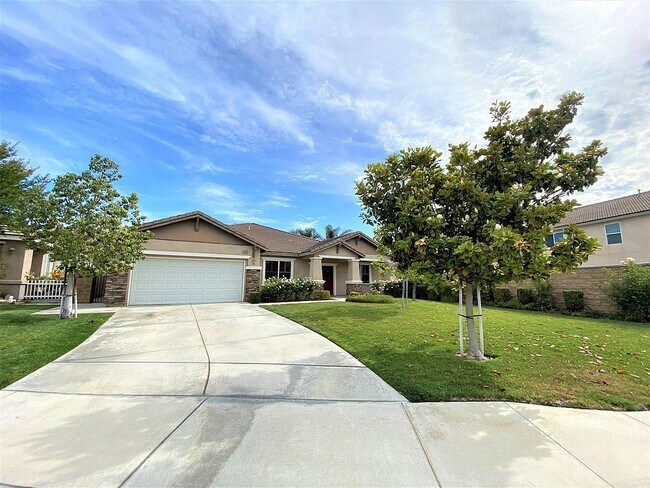 One-Story Single Family Home in Eastvale. - 12962 Thornbury Ln Corona ...