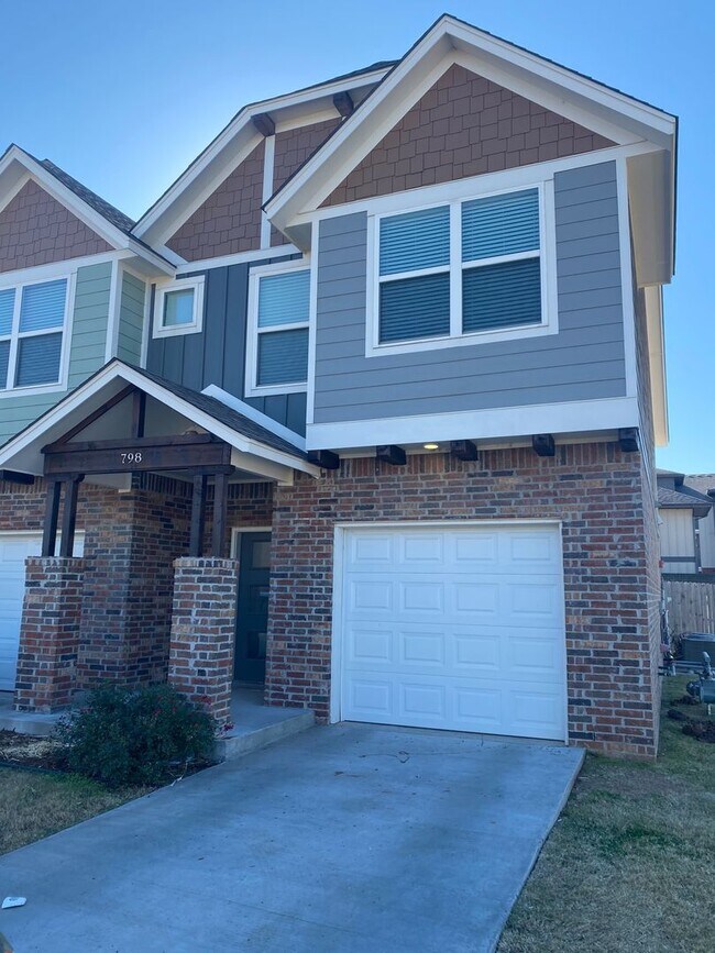 Half off 1st months rent! 4 Bedroom, 2.5 B... - 798 SW 14th St Moore OK ...
