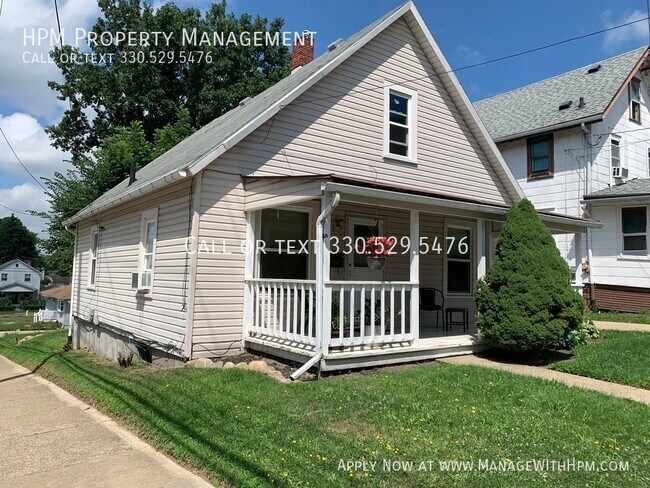 MOVE-IN SPECIAL HALF OFF FIRST MONTHS RENT... - 1086 Collinwood Ave ...