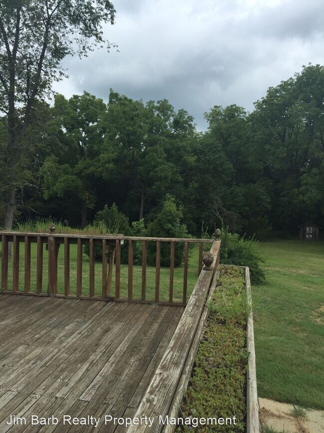 3 br, 1.5 bath House - 1515 Fairgrounds Road - 1515 Fairground Rd Front ...