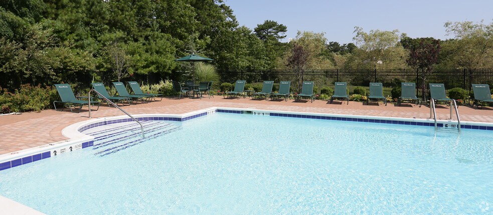 Fairfield Knolls East - 100 Fairfield Ln Mastic Beach NY 11951 ...