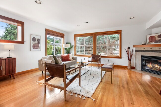 3027 60th Ave SW - 3027 60th Ave SW Seattle WA 98116 | Apartment Finder