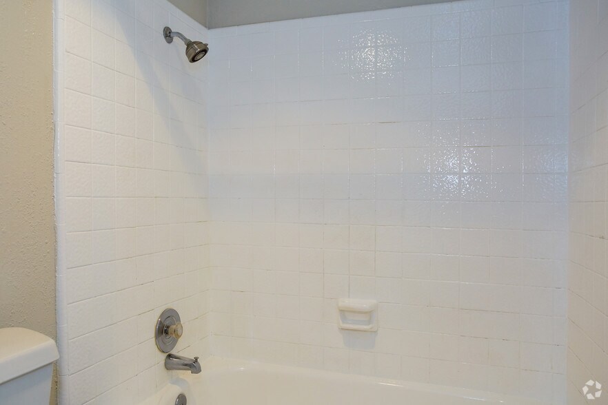 Canyon Pines Apartments - 655 N Brea Blvd Brea CA 92821 | Apartment Finder