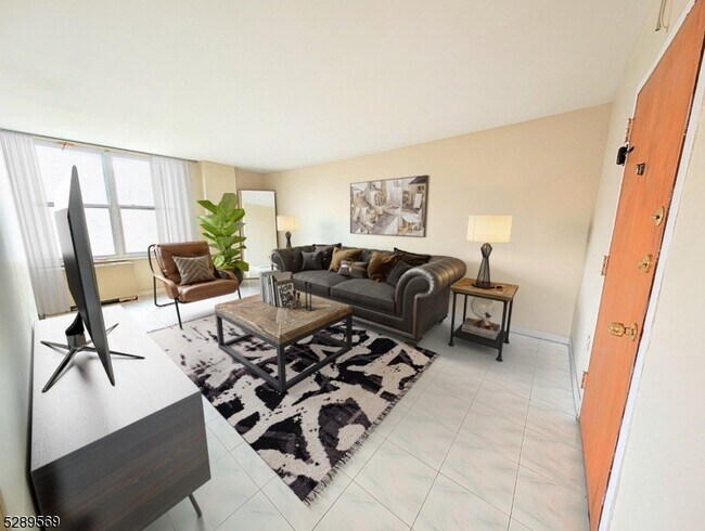 704-712-5E N Broad St - 704-712-5E N Broad St Elizabeth NJ 07208 ...