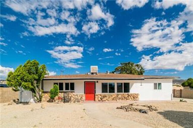 1 bedroom house in the middle of Old Town Yucca! - 55820 Santa Fe Trail ...