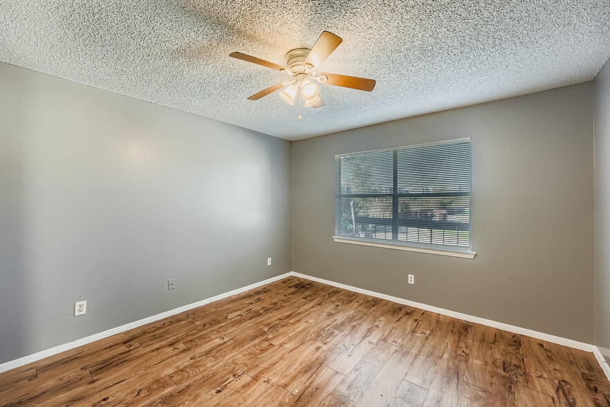 Room in Apartment on West Loop - 1913 West Loop Austin TX 78758 ...