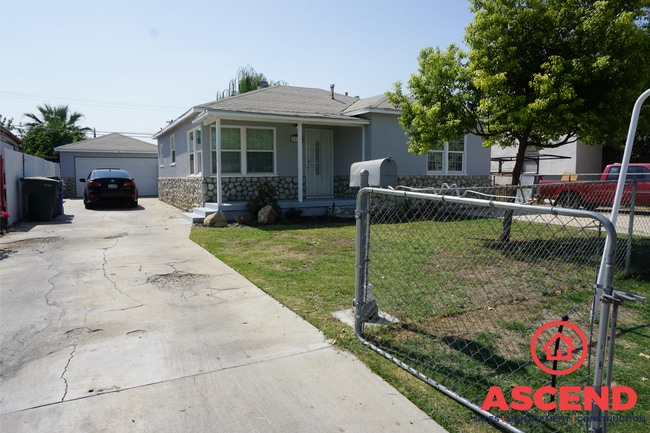 Cute Home in Oildale with Mother in Law Su... - 1233 Wilson Ave ...