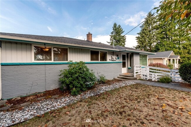10617 17th Ave SW - 10617 17th Ave SW Seattle WA 98146 | Apartment Finder
