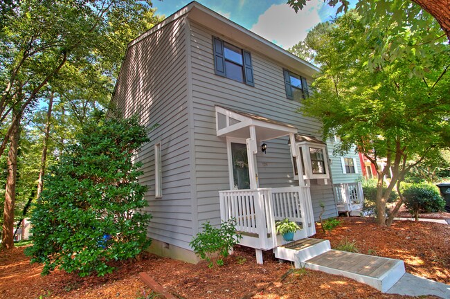 Cozy end unit townhome in a prime location... - 5719 Pool Side Dr ...