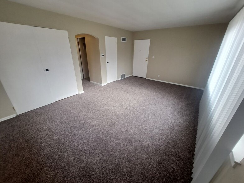 2131 21st Ave - 2131 21st Ave Rock Island IL 61201 | Apartment Finder