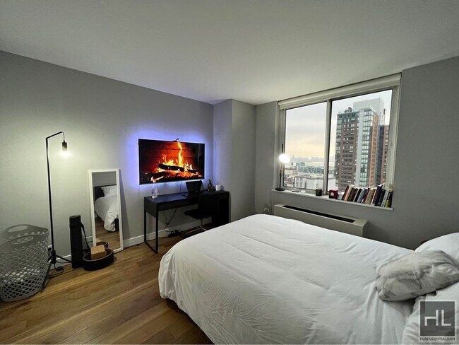 West 43 Street - 560 W 43rd St New York NY 10036 | Apartment Finder