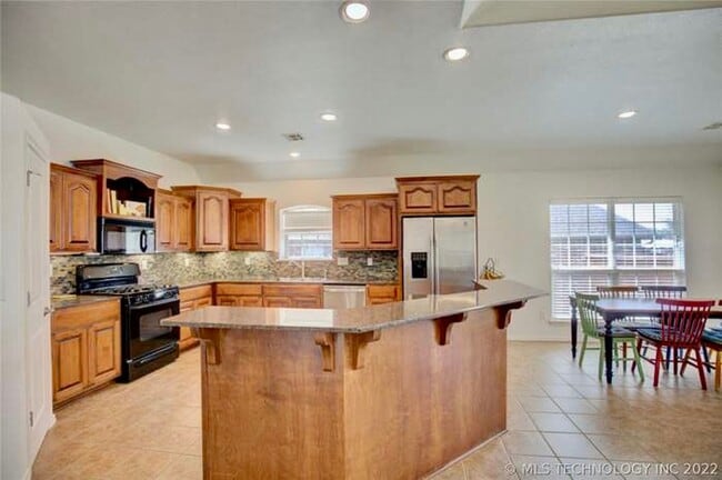 Large open 3 bed, 3 car Garage in The Highlands at Forest Ridge - 7324 ...