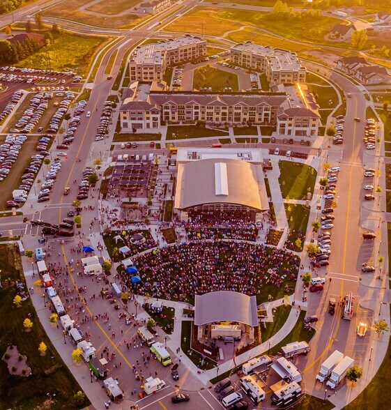 The Residences Howard Commons /Howard Lofts - 2800 Howard Commons St ...