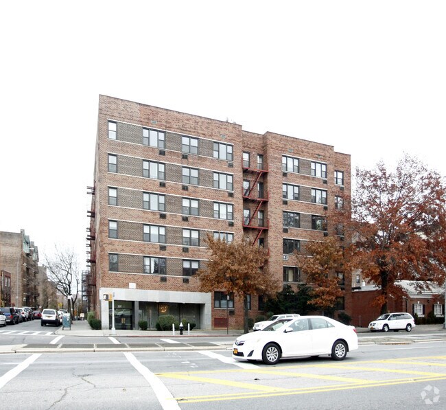 3010 Grand Concourse - 3010 Grand Concourse Bronx NY 10458 | Apartment ...