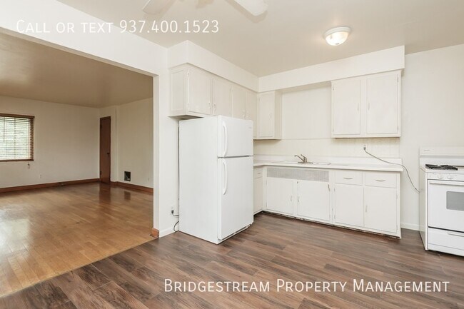 Upper-Level 1 Bedroom, 1 Bath Unit with De... - 1413 Old Ln Ave Dayton ...