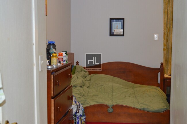 27 STREET - 22-26-26 27th St Queens NY 11105 | Apartment Finder