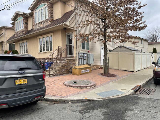 98 Crabtree Ave - 98 Crabtree Ave Staten Island NY 10309 | Apartment Finder