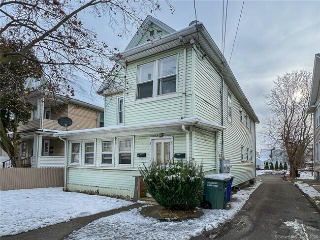 729 Brewster St - 729 Brewster St Bridgeport CT 06605 | Apartment Finder