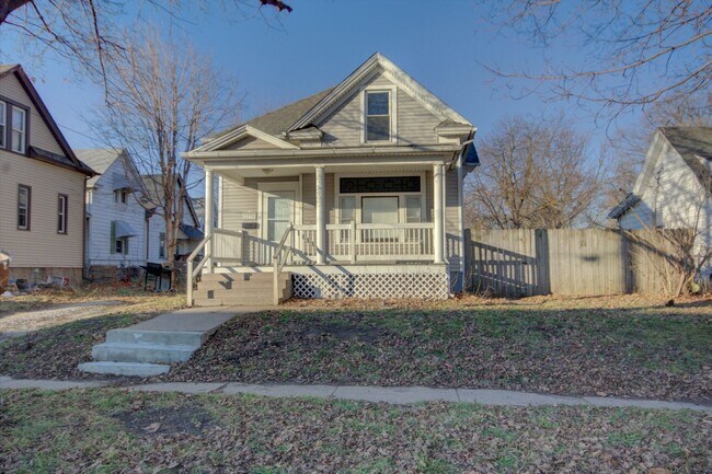 3BD, 2BA, Single Family House - 2230 Redwood Ave Davenport IA 52802 ...